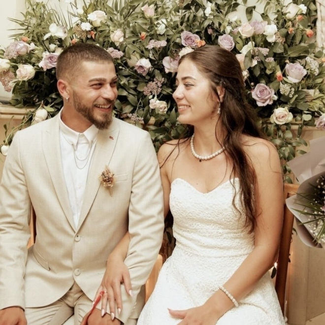 Albümüne Renk Katacak Romantik Söz Pozları