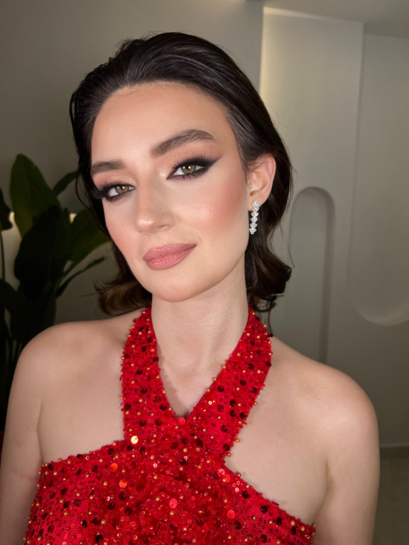 Bahar Gençtürk Make-Up Artist Fiyatları - Gelin Saçı ve Makyajı Bursa