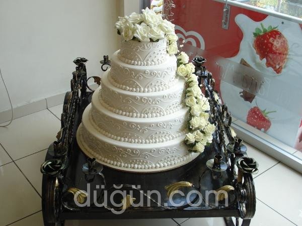 Mor Pasta Fiyatları - Düğün Pastası Sakarya