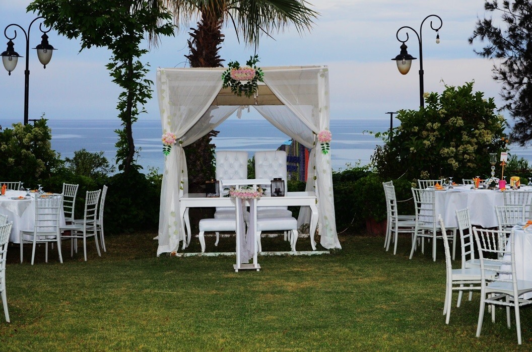 Alara Restaurant Lara Fiyatları - Kır Düğünü Antalya